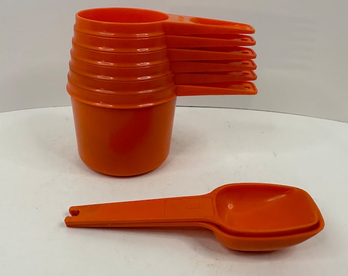 Tupperware Measuring Cups, Complete Set of 6 Orange #761-766 Plus Table ...