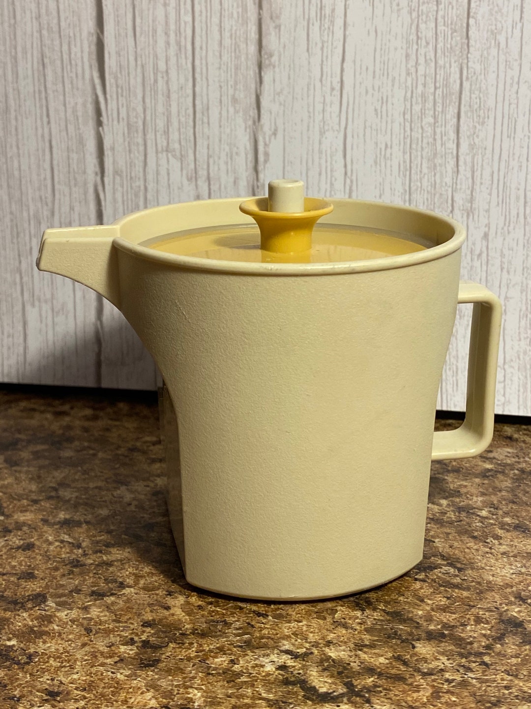 Tupperware Creamer Pitcher #1414 Beige & Harvest Gold With Push Button ...