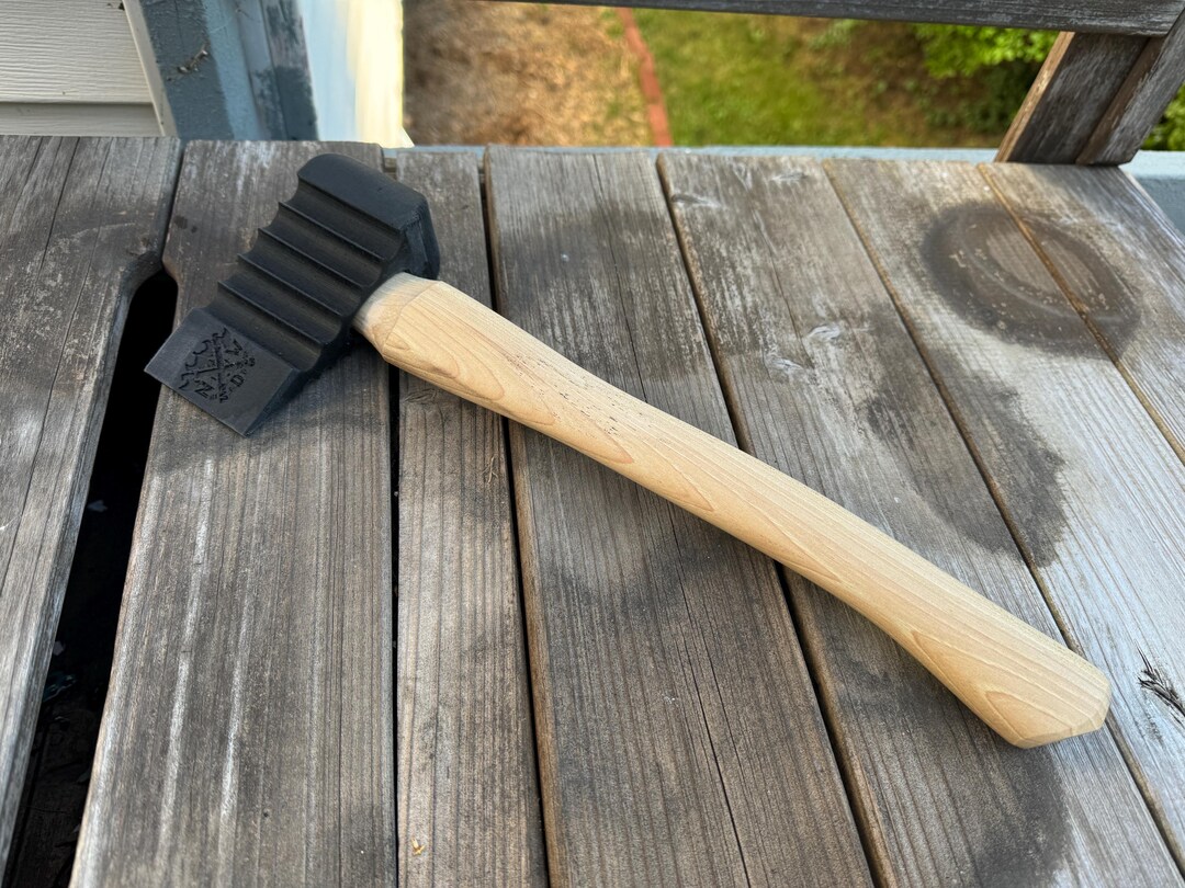 Scratch-it Hatchet Back and Body Scratching Axe American Hickory Carbon ...