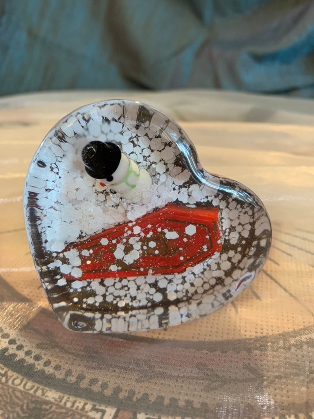 Petite Cemetery Heart Figurine - Etsy