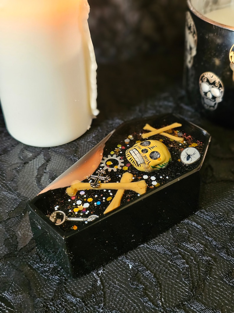 Skeleton Bones Coffin Diorama - Etsy