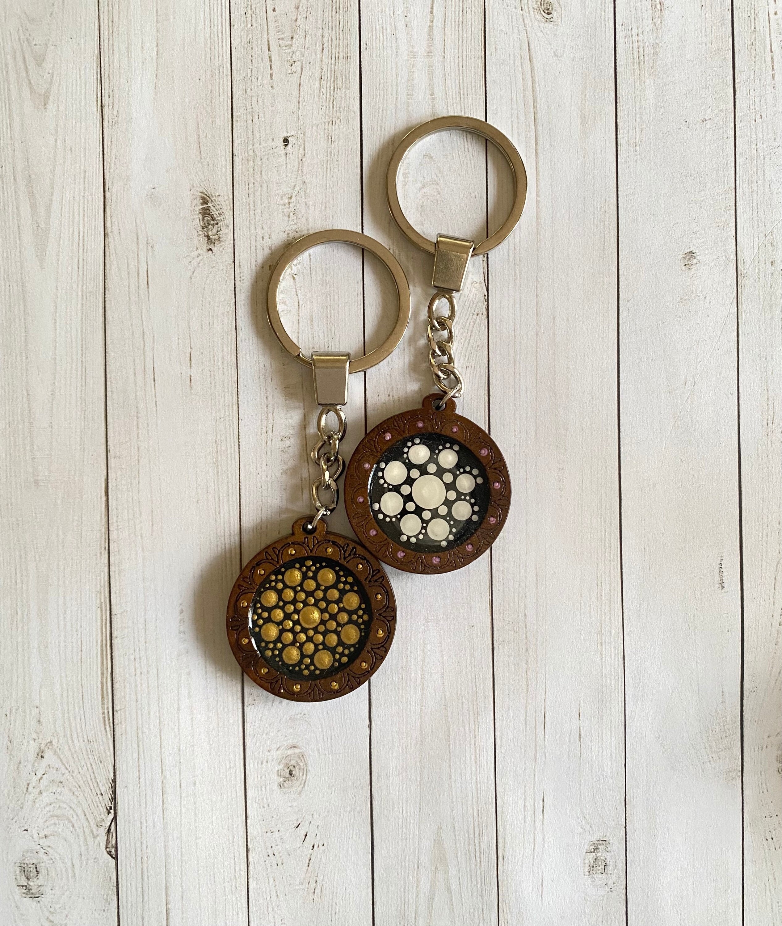 Dot Mandala | Hand-painted Keychains | Dot Painting | Gift | Keychain ...