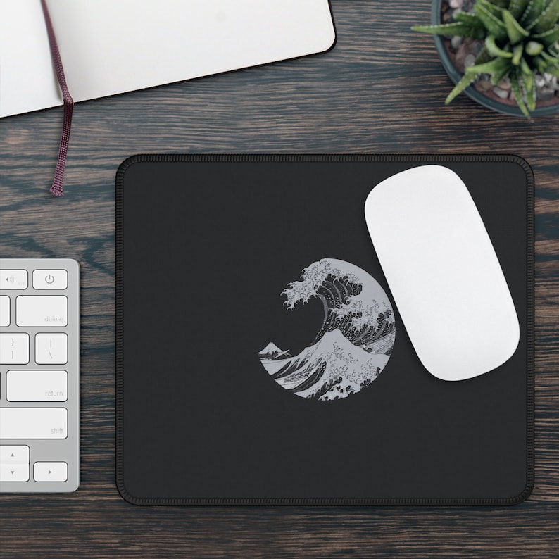Minimalistic Manga Great Wave off Kanagawa Desk Mat, Minimalist ...