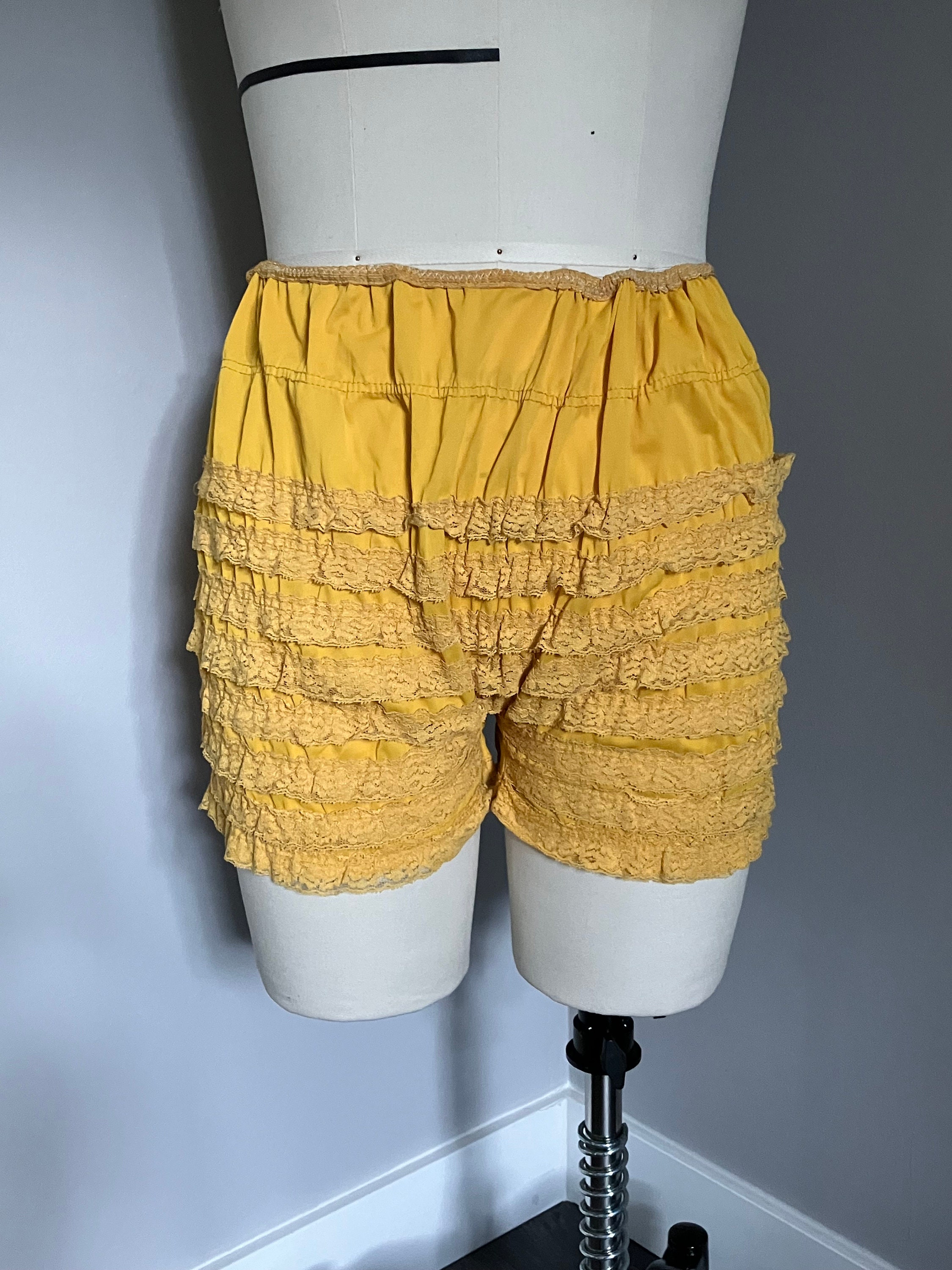 Vintage Ruffled Panties Set of Three / Lacey Knickers / Vintage Frilly ...