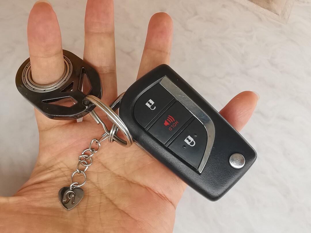 Personalized Fidget Keychain Spinner, Titanium Steel Car Key Flipping ...