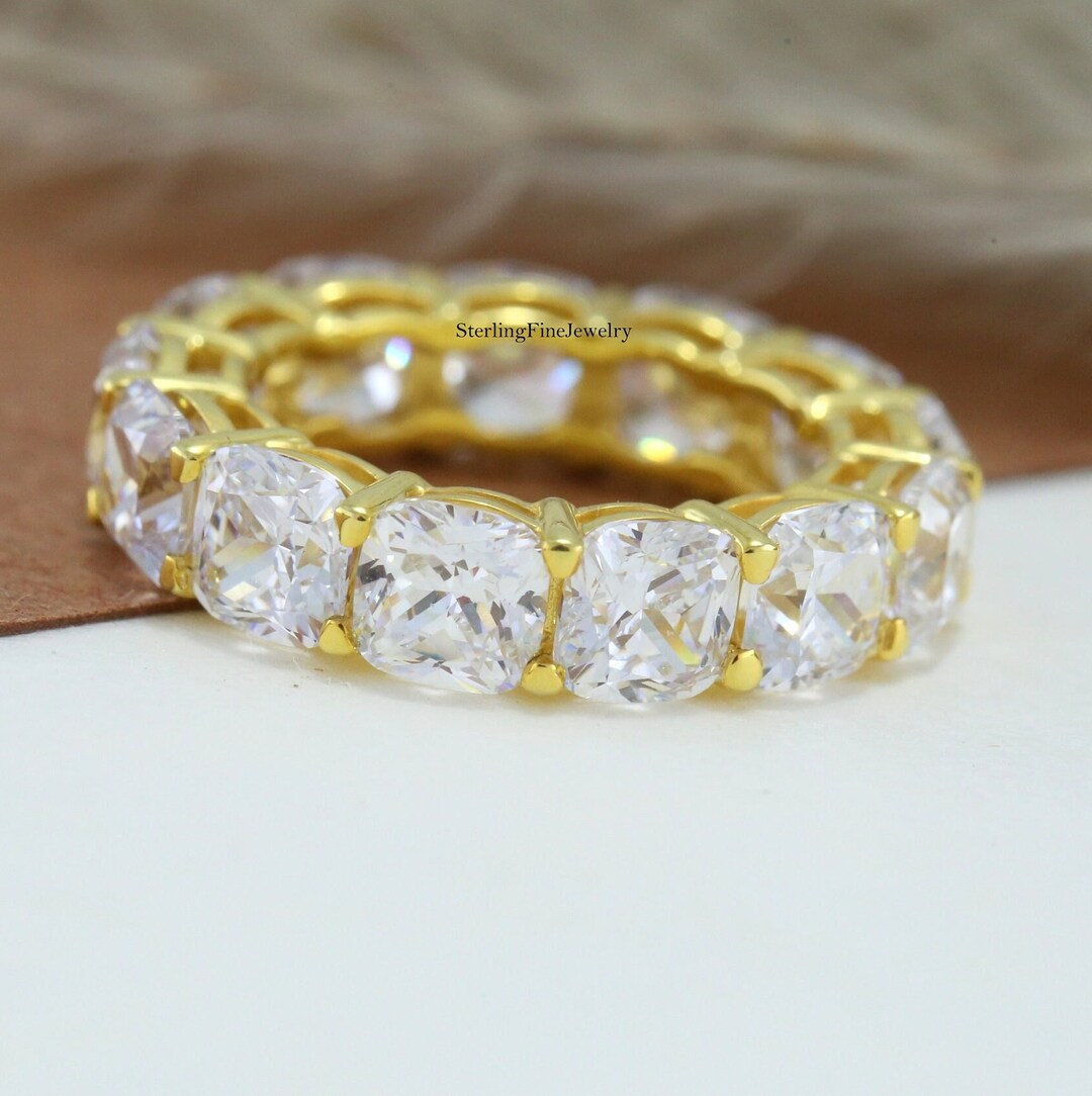 Gorgeous Band in 14K Gold Unique Moissanite Anniversary Band - Etsy