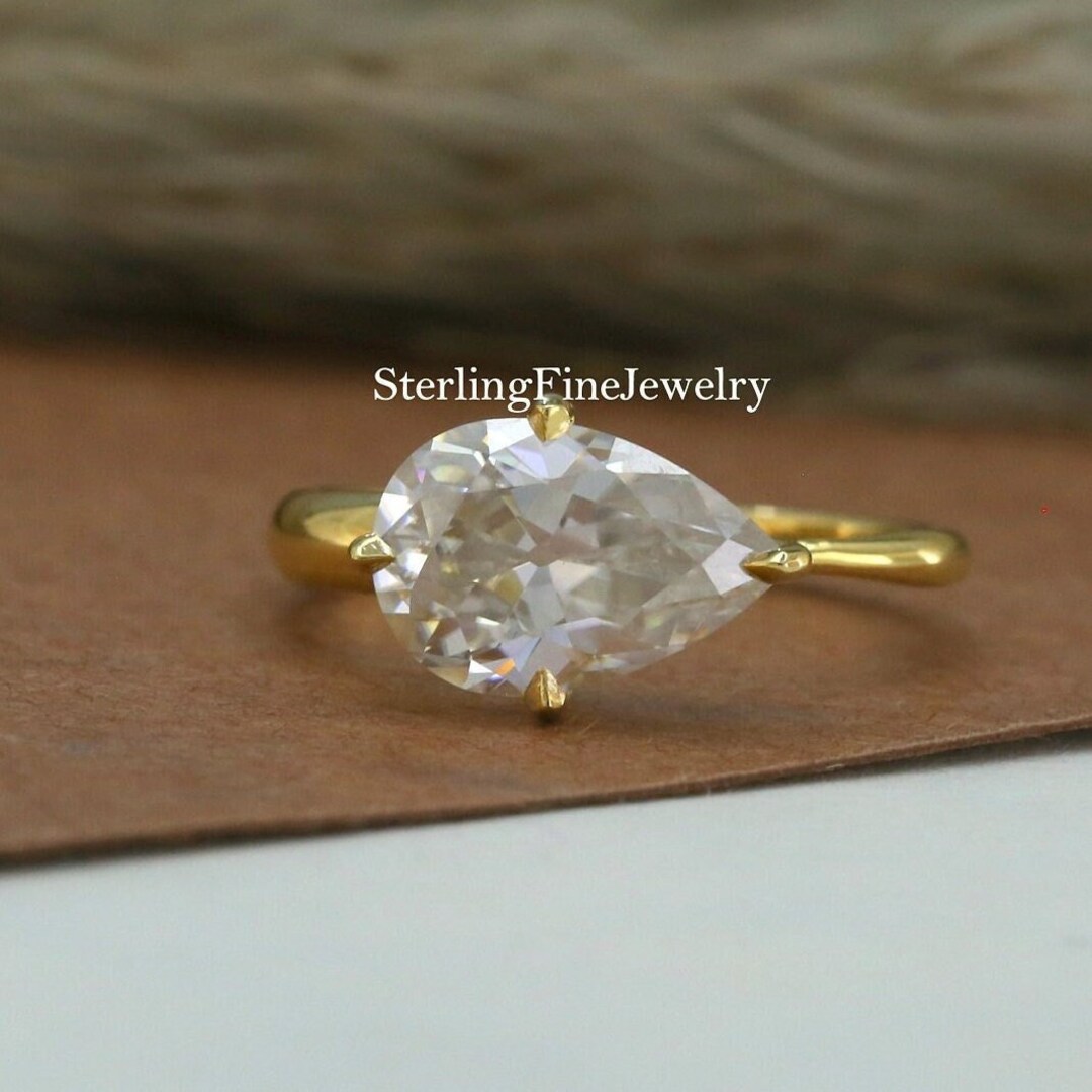 Stunning 3.00 CT Old Mine Pear Cut Moissanite Solitaire Ring, Compass ...
