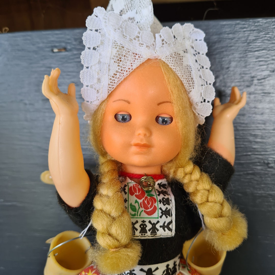 Vintage Traditional Dutch Doll in Case - Etsy