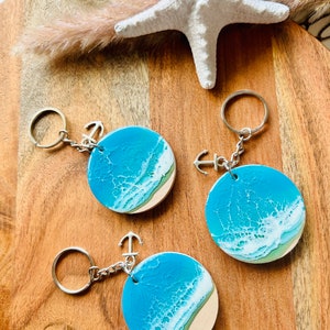 Wood Keychain With Ocean Waves & Charm, Resin Beach Keychain, Epoxy ...