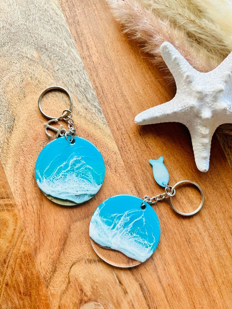 Acrylic Keychain With Ocean Waves & Charm, Resin Beach Keychain, Epoxy ...