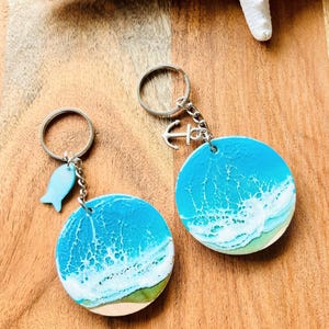 Wood Keychain With Ocean Waves & Charm, Resin Beach Keychain, Epoxy ...