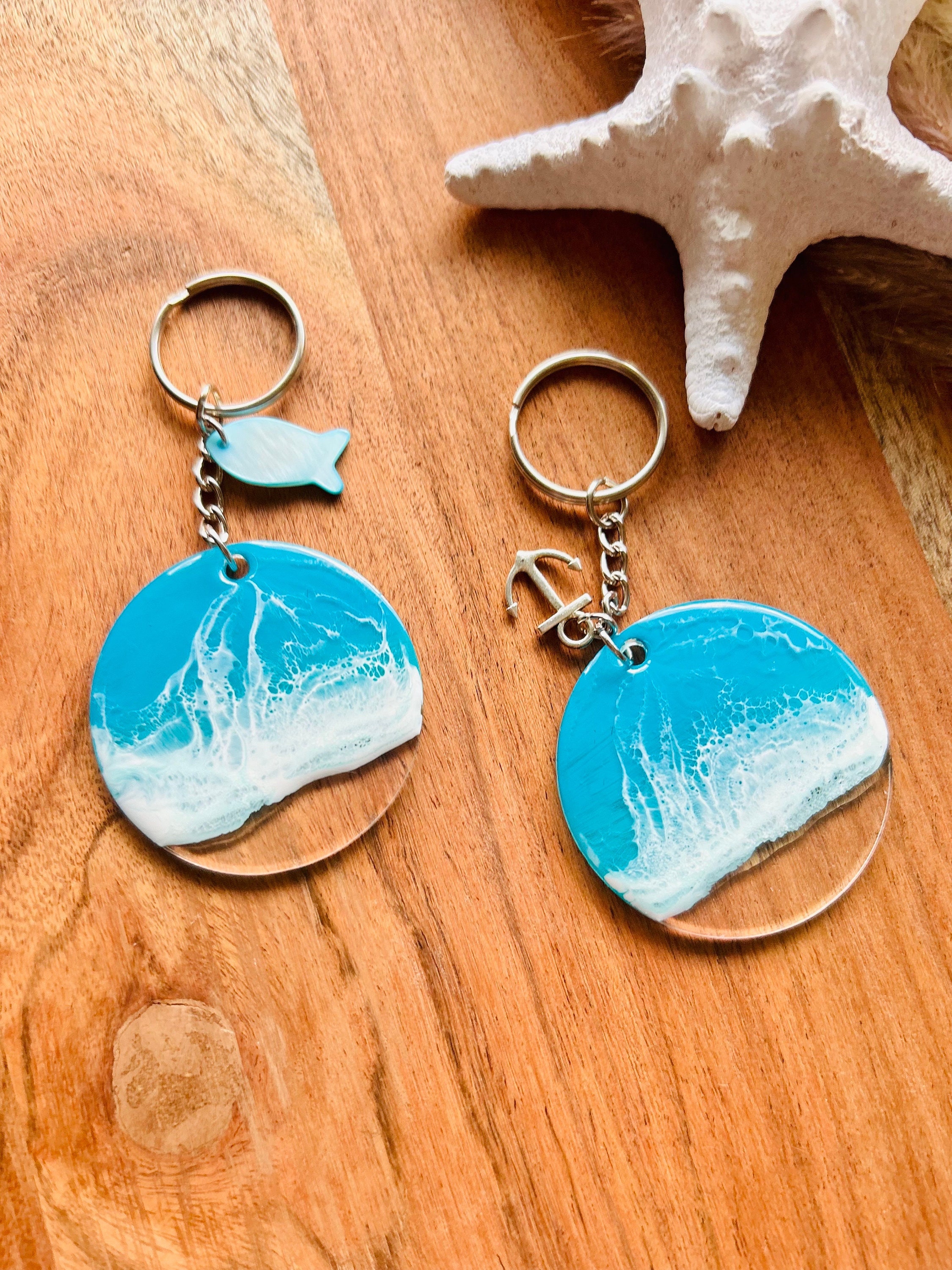 Acrylic Keychain With Ocean Waves & Charm, Resin Beach Keychain, Epoxy ...