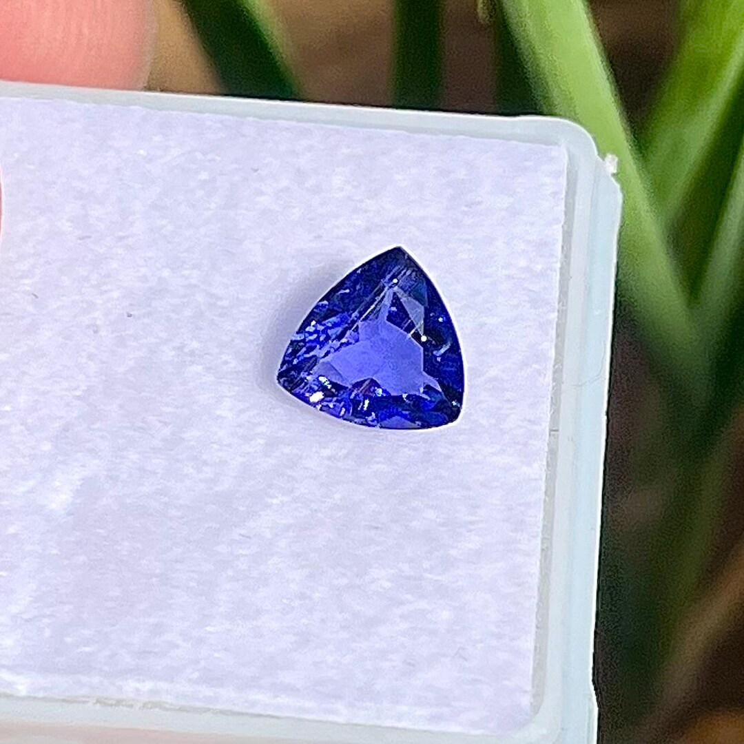 Trillion Cut Tanzanite Gemstone - 1.25 CT Natural Tanzanite With Lining ...