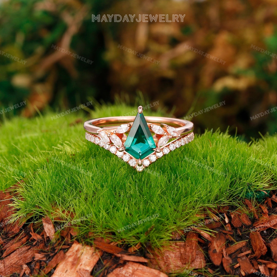Unique Ring Set Emerald Promise Rings Set Kite Shape 1.35CT Emerald ...