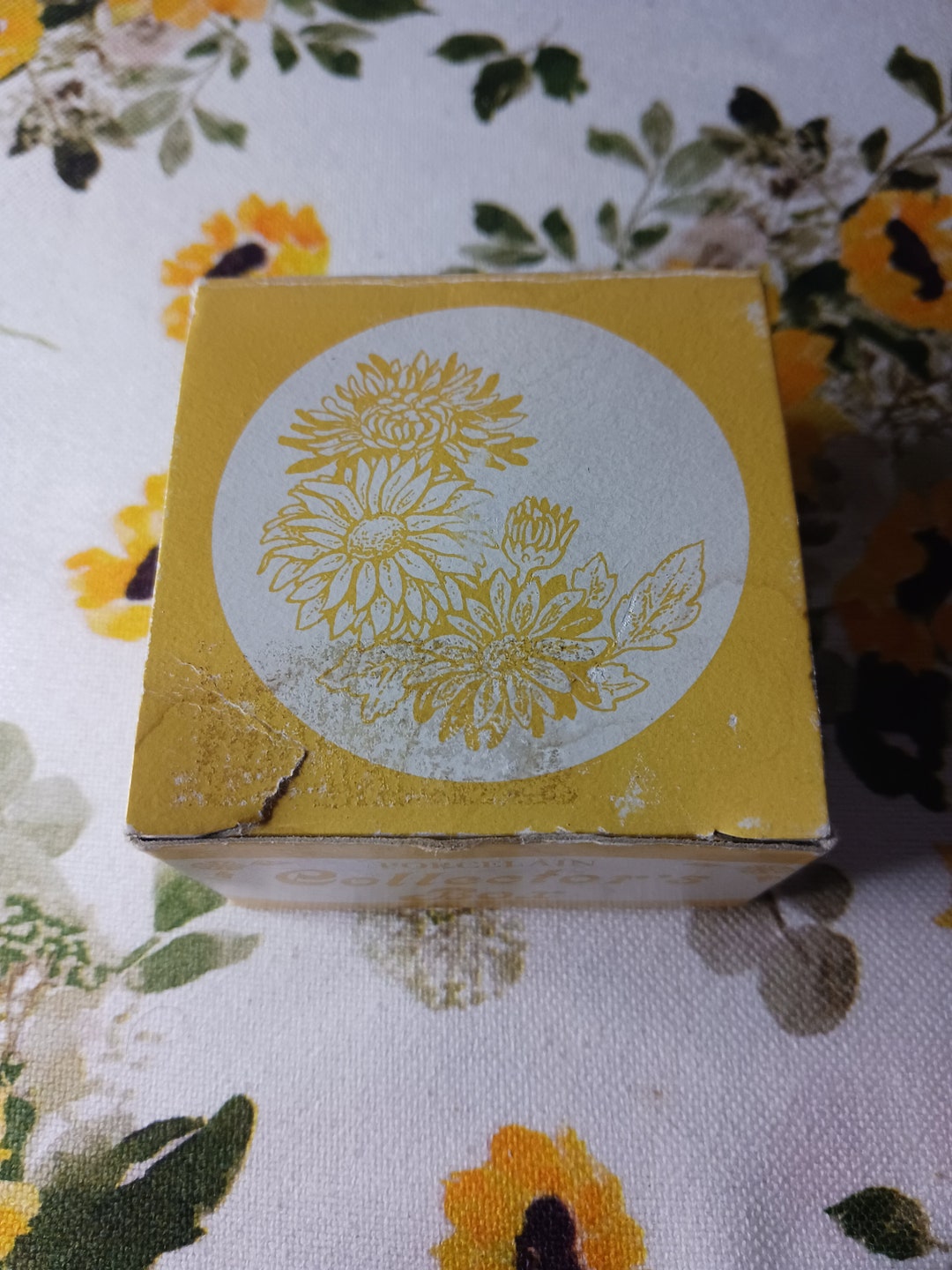 Vintage Lilian Vernon Yellow Daisy Porcelain Trinket Collector Box With ...