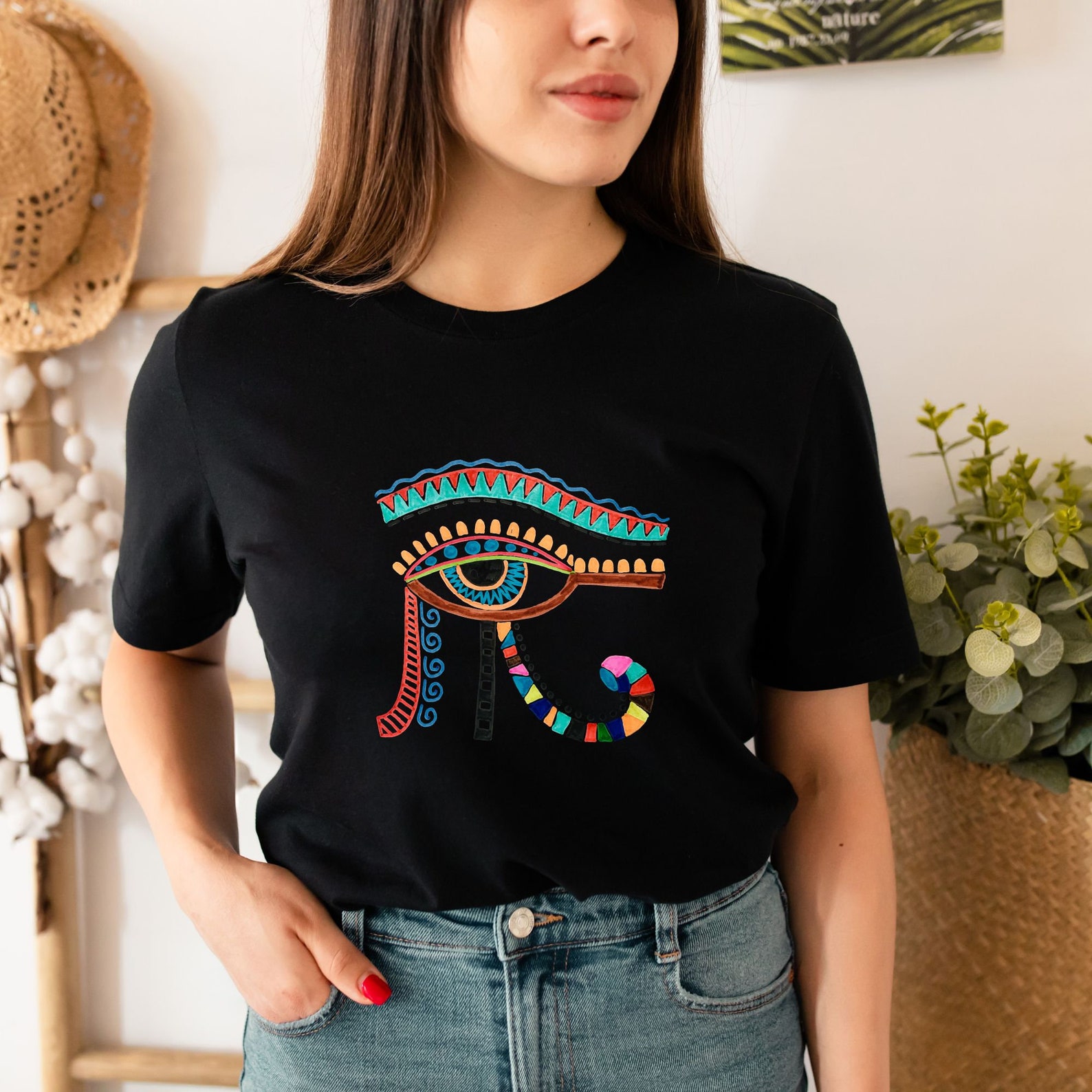 Egyptian Eye of Horus T-shirt Ancient Egyptian Hieroglyphic Sign ...