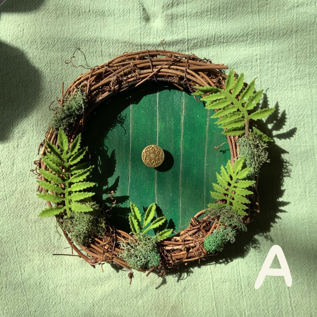 Mini Hobbit Door Wreath, Cottagecore Decor, Fantasy Wall Art, Fairycore ...