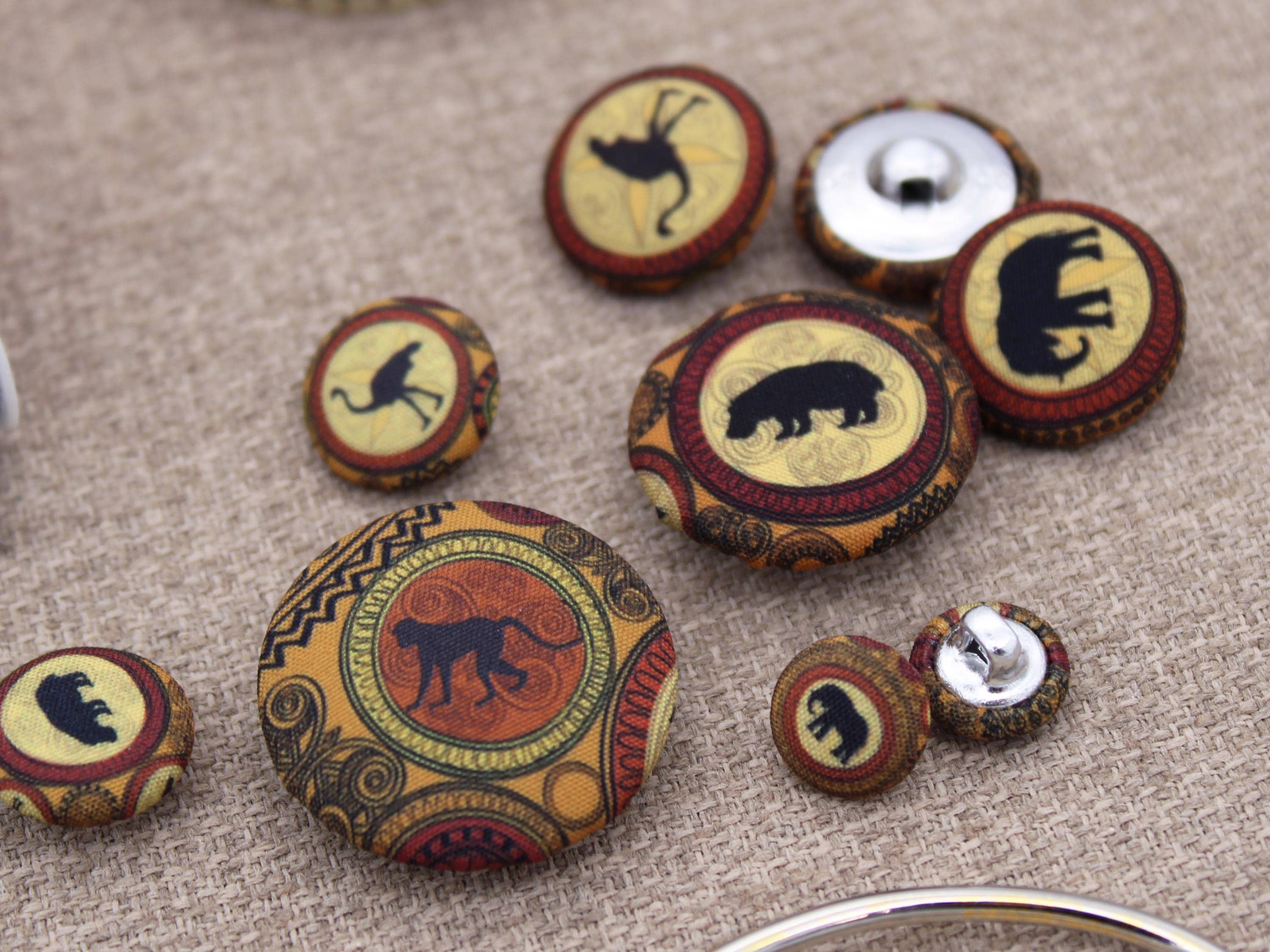 African Animal Patterned Buttons - Animal Kingdom | Safari Buttons ...