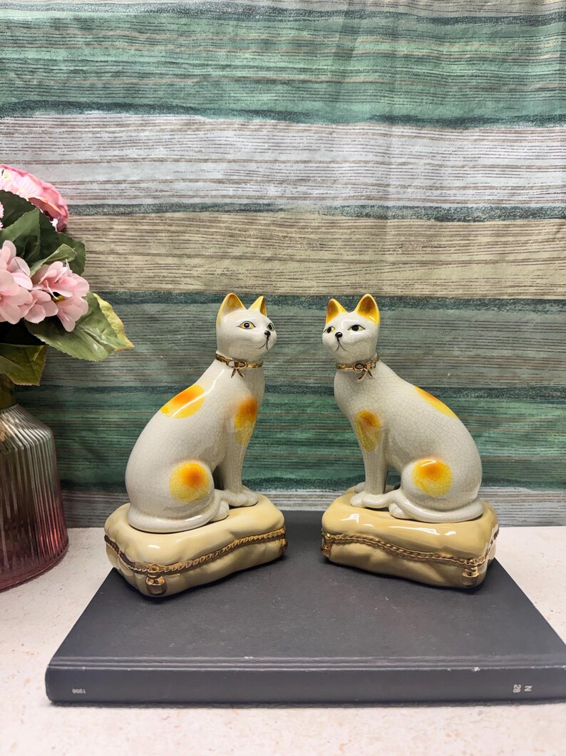 Vintage Staffordshire Cats Pair, Beige Porcelain Figurines on Pillows ...