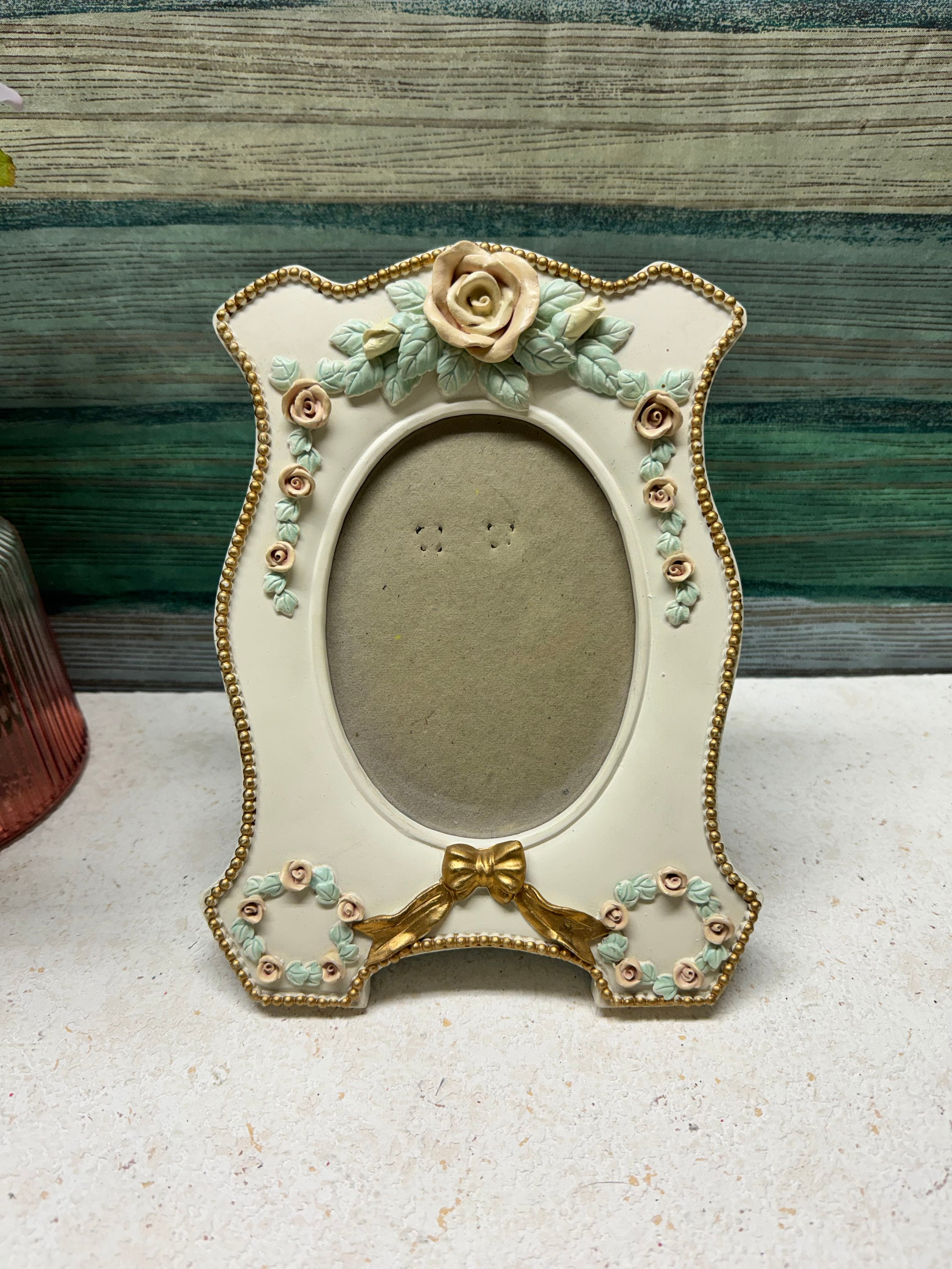Oval Resin Frame for Photo or Picture, Romantic White With Flowers ...