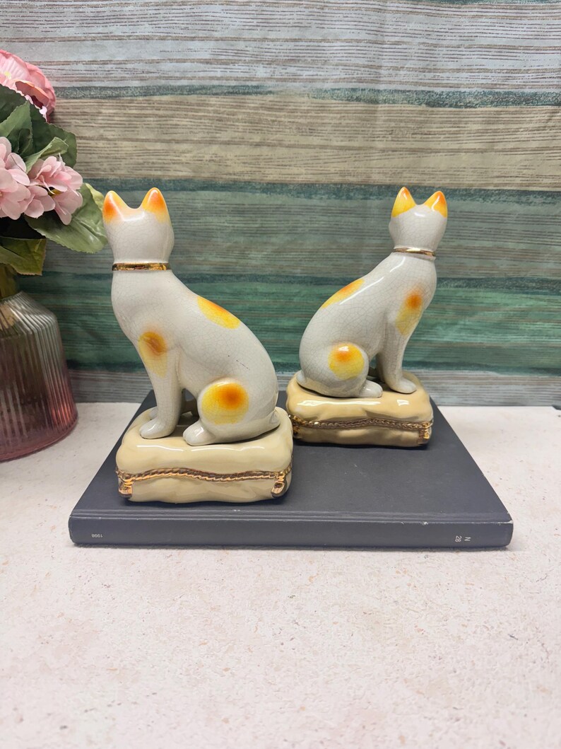 Vintage Staffordshire Cats Pair, Beige Porcelain Figurines on Pillows ...