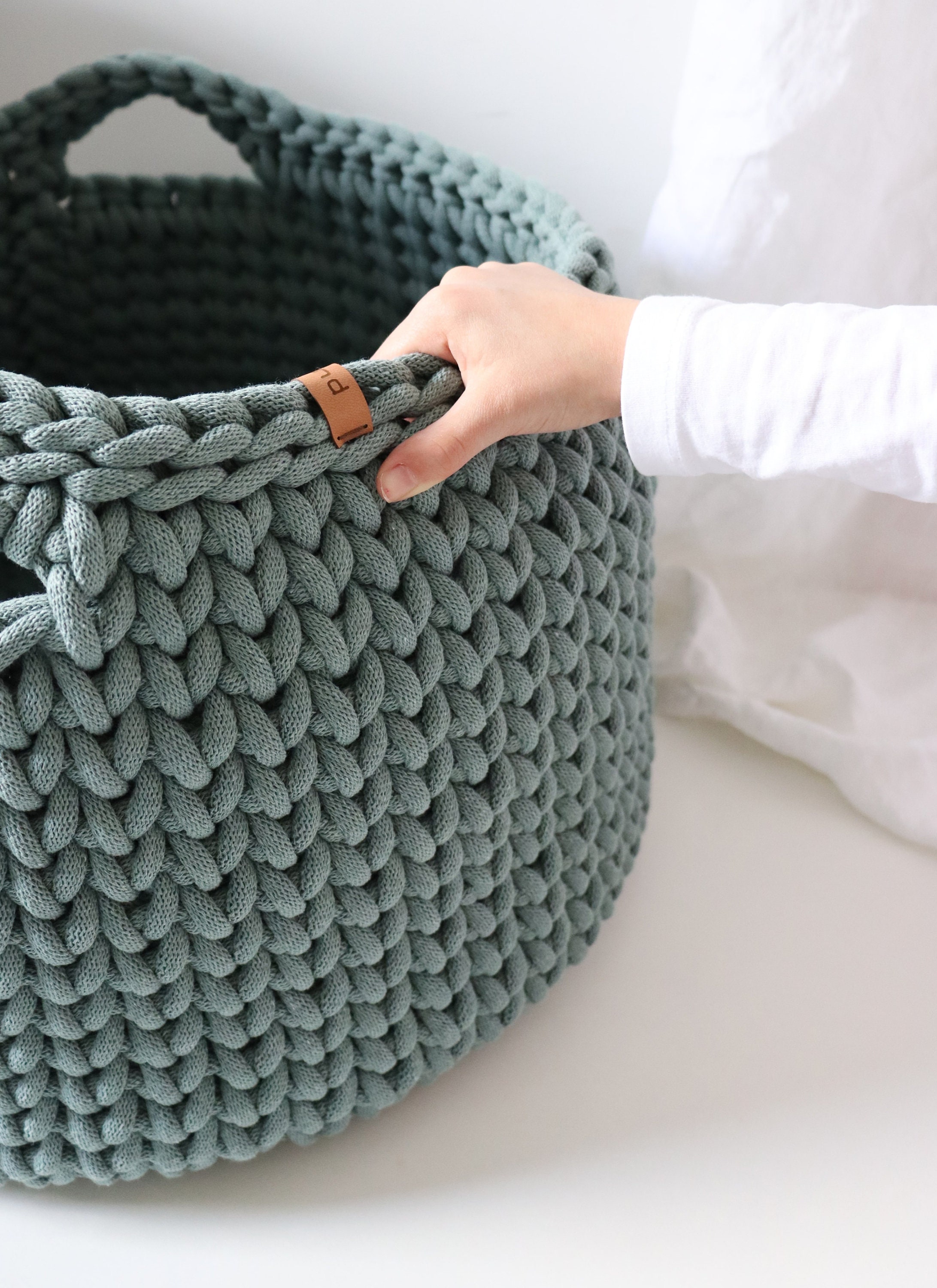 Grote staande mand met handgrepen, enorme gehaakte organizer voor ...