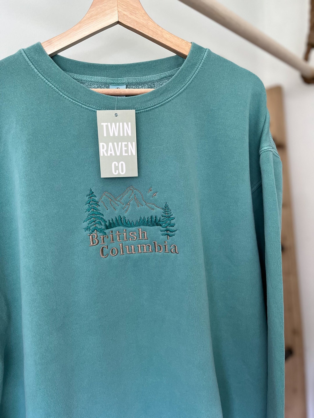 British Columbia Embroidered Vintage Style Crewneck Sweater | Beautiful ...