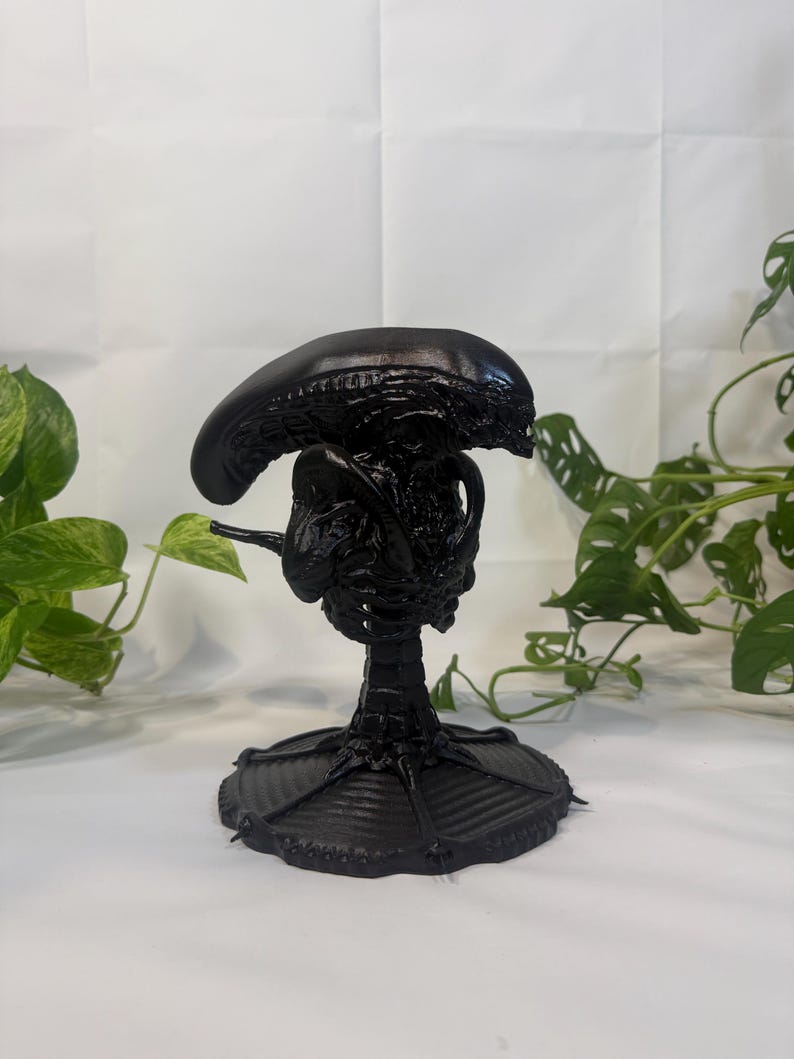 Xenomorph Bust – H.R. Giger Inspired 3D Printed Sci-fi Statue - Etsy