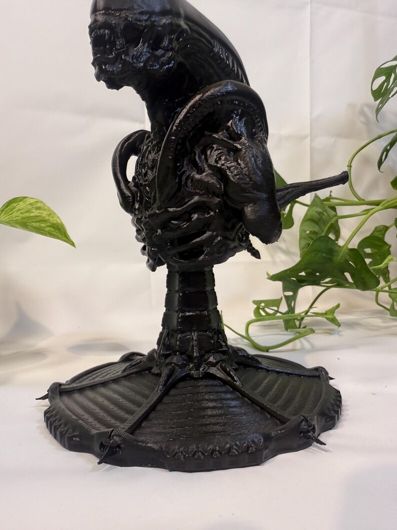 Xenomorph Bust – H.R. Giger Inspired 3D Printed Sci-fi Statue - Etsy