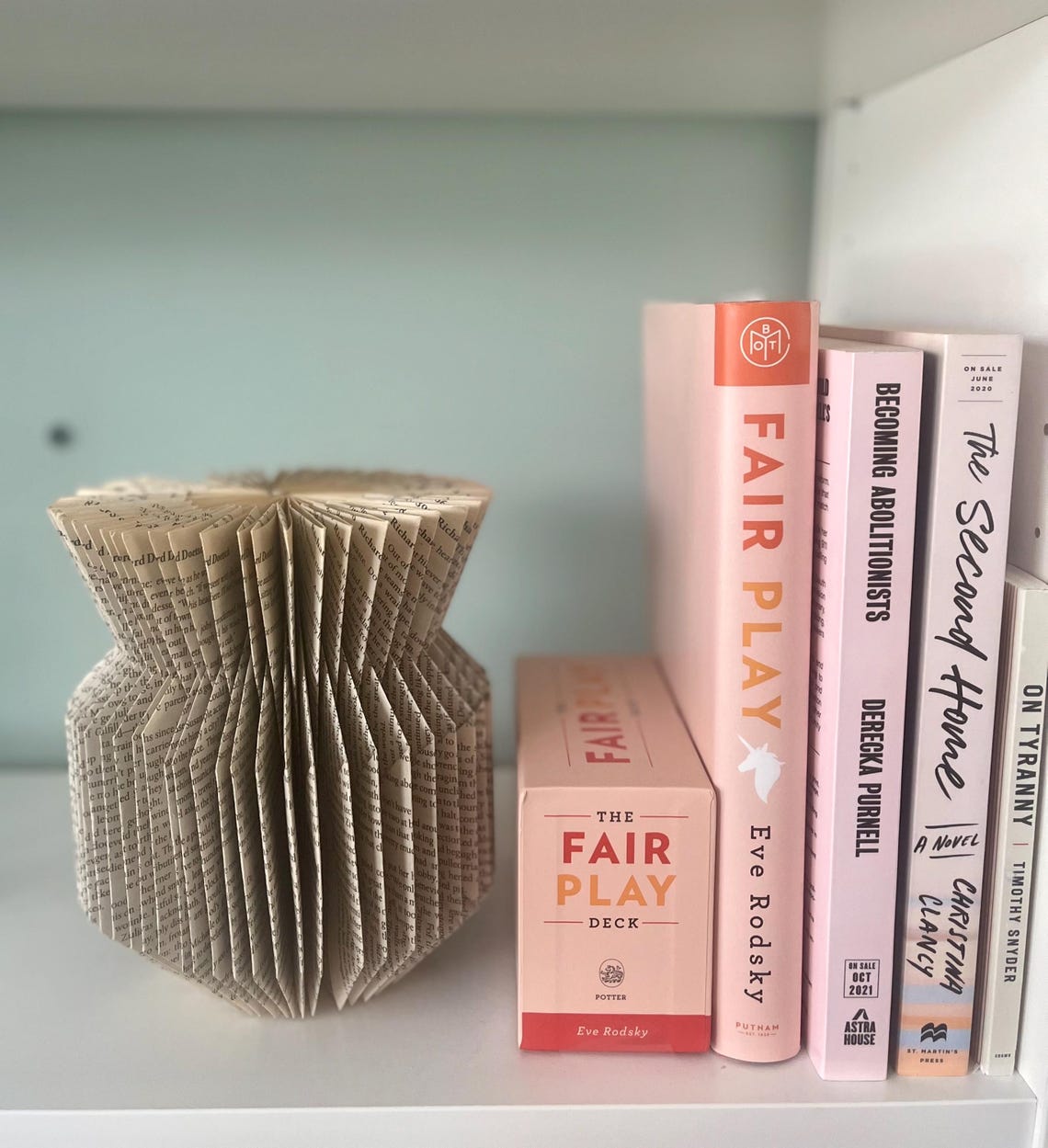 Book Page Vase/upcycled Book Art/bookshelf Art/ 3D Book Art / Book ...