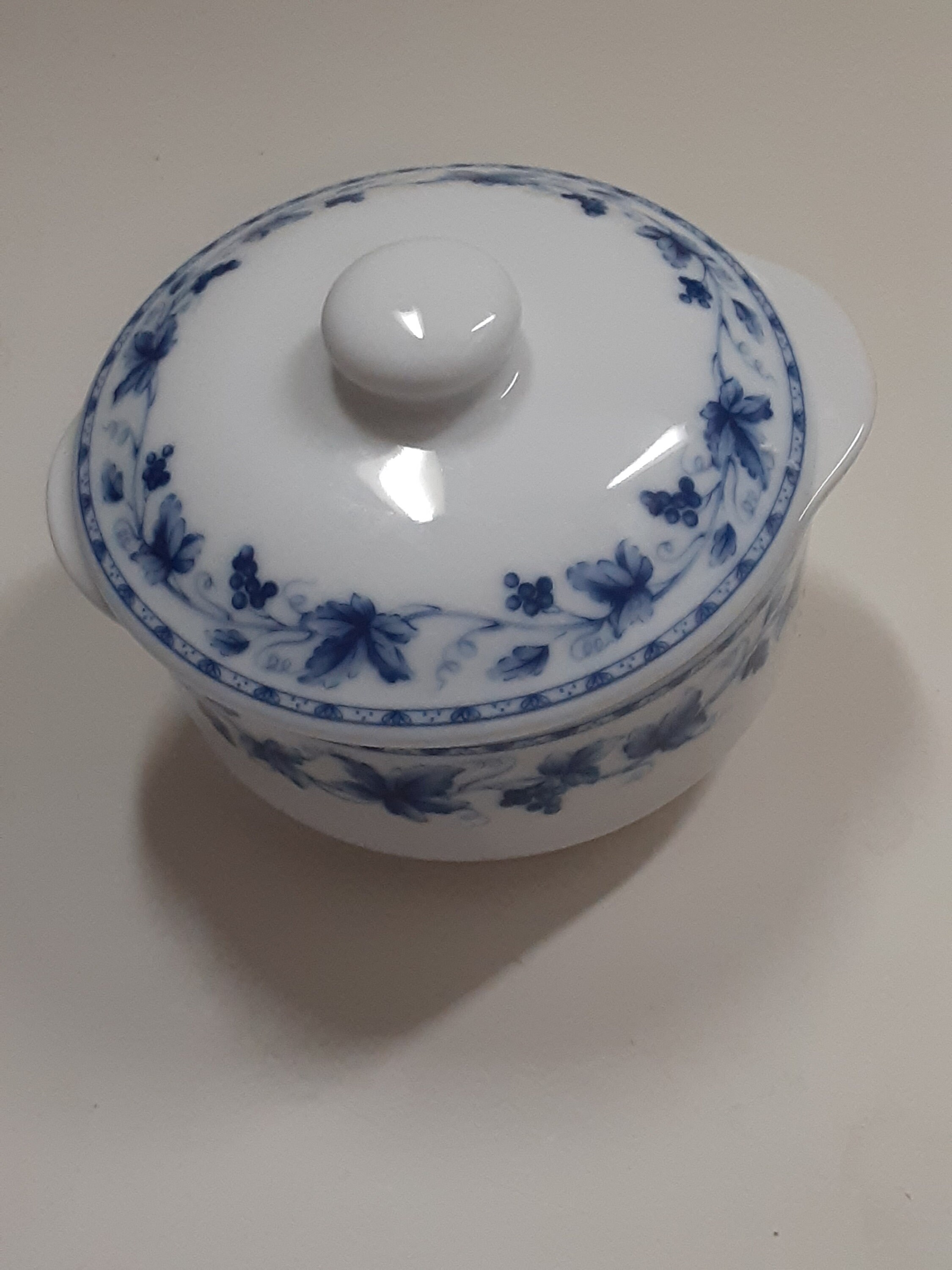 Patra Blue White Porcelain Trinket Box With Lid/jewelry Box/bedroom ...