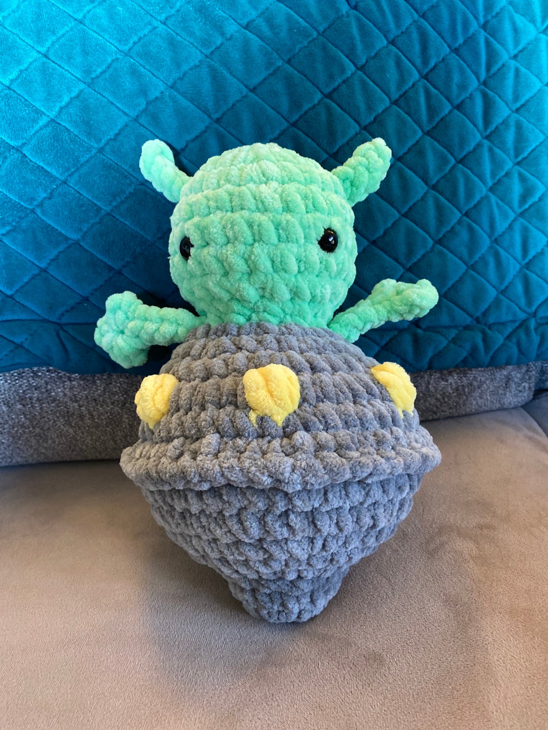 Big Crochet Alien in Spaceship, Alien Amigurumi, Crochet Plush - Etsy
