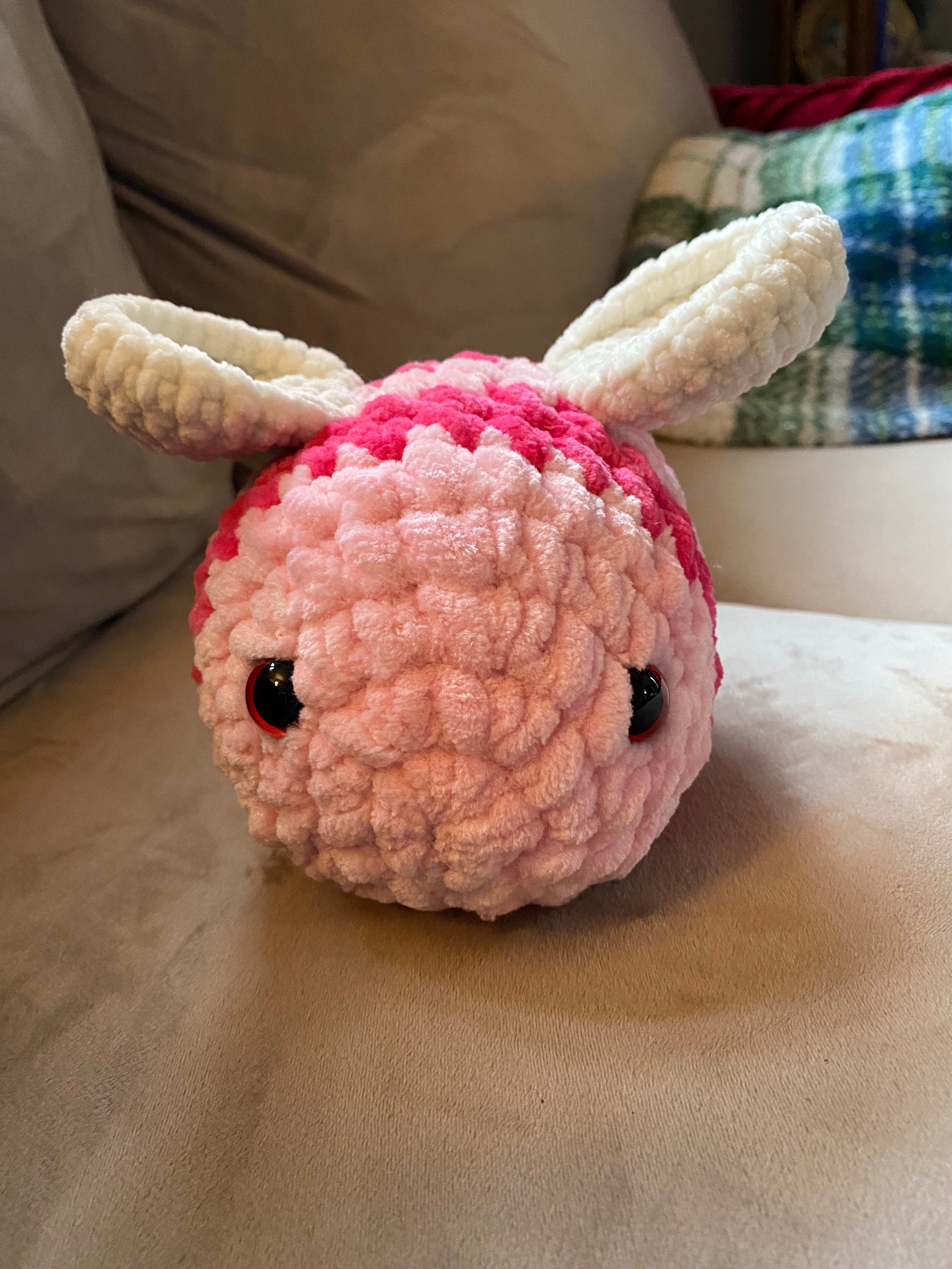 Crochet Bee Plushie, Amigurumi Bee, Handmade Bee Plush - Etsy