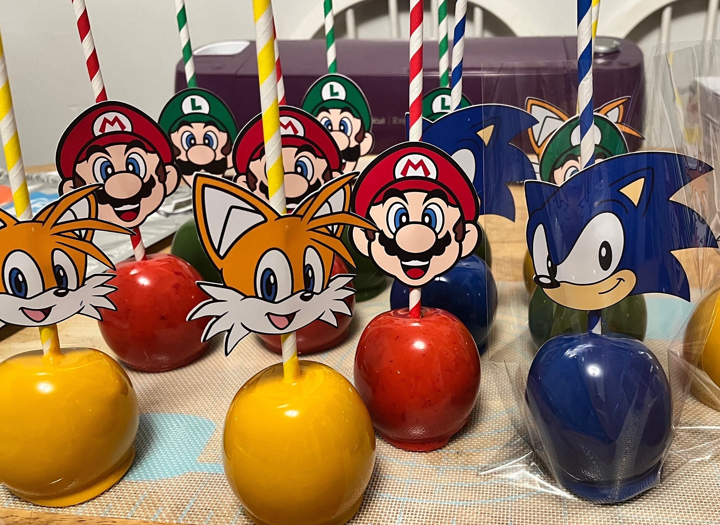 10 Character Candy Apples- Any Theme Available - Etsy