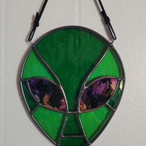 Stained Glass Alien Head, Suncatcher, UFO, Sci-fi, Cosmic Art ...