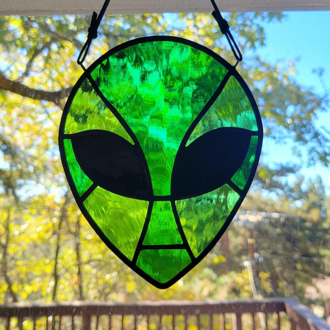 Stained Glass Alien Head, Suncatcher, UFO, Sci-fi, Cosmic Art ...
