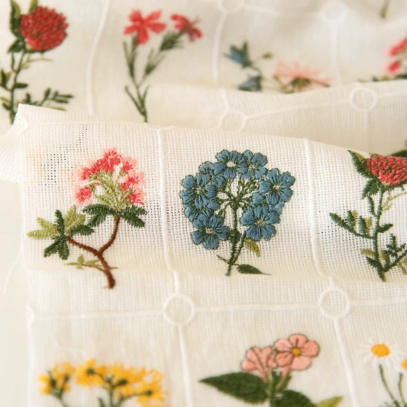 Floral Embroidered Cotton Fabricquilting Fabricdesigner - Etsy
