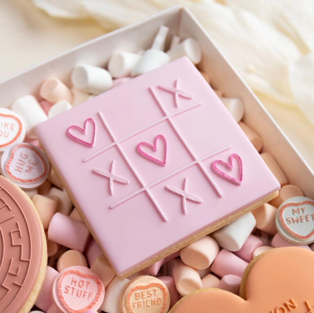 Naughts and Crosses Valentine's Day Valentines Love Happy Couple ...