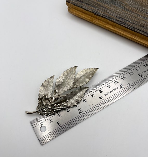 Bsk leaf brooch store