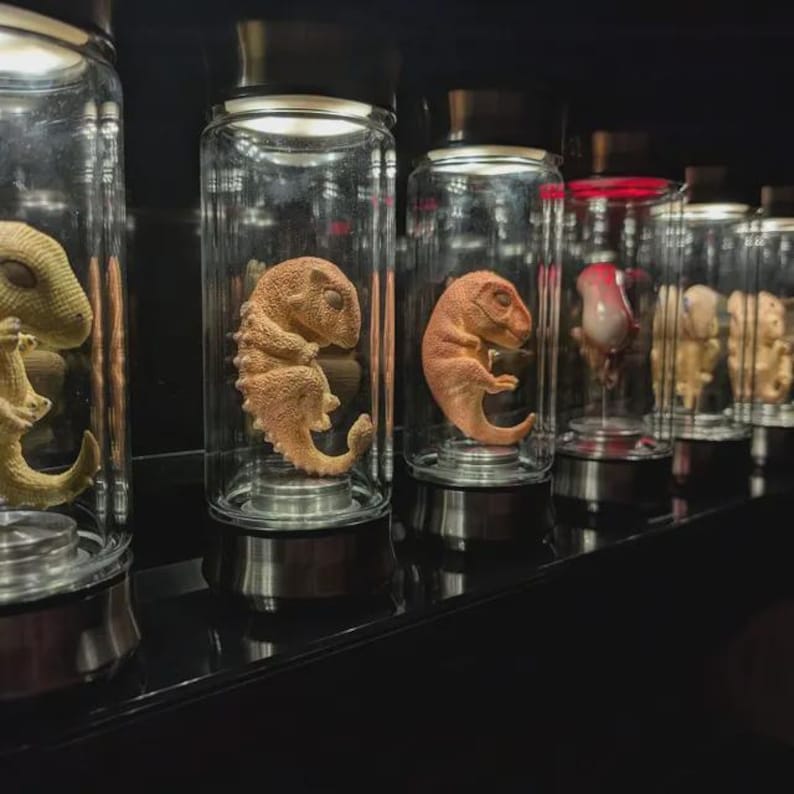 Jurassic Park Dinosaur Embryo Jar Jurassic World Velociraptor Blue ...