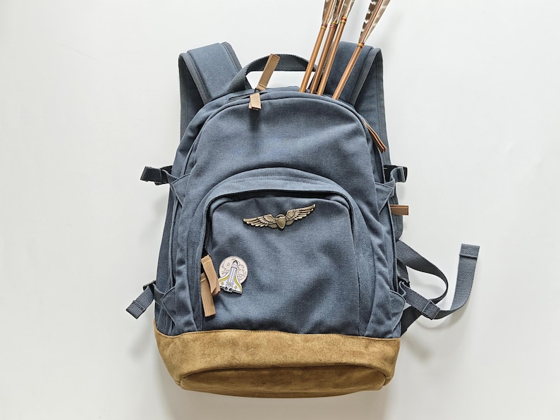Ellie Backpack With Metal Pin TLOU 2 Cosplay Props - Etsy