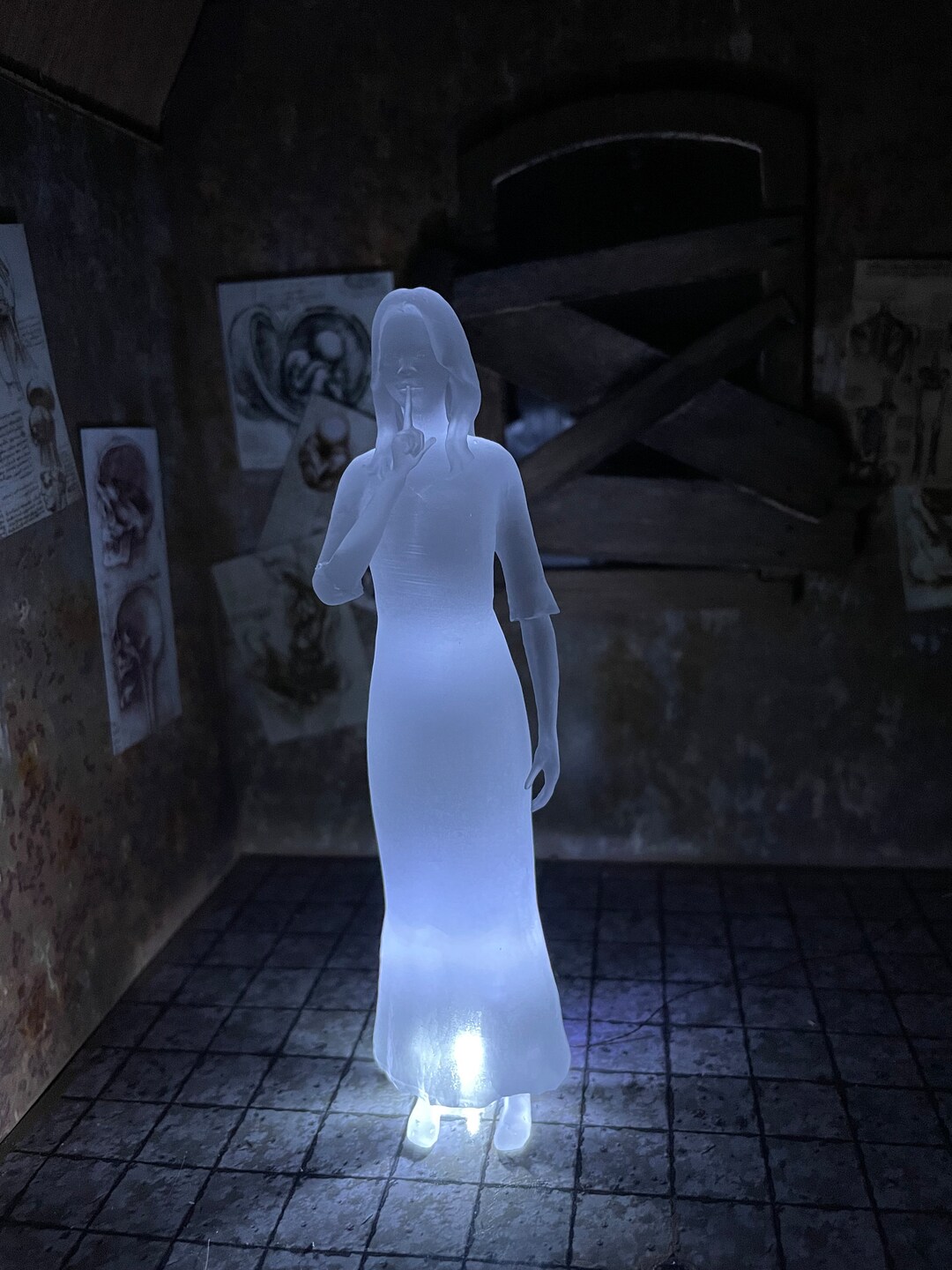 LED Ghost 1:12 Scale Adult and Child Standing Shush Haunted Dollhouse ...