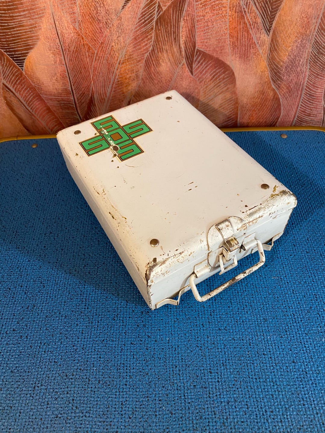 Antique Metal Medicine Box, SOS First Aid Box, Car Medicine Cabinet ...