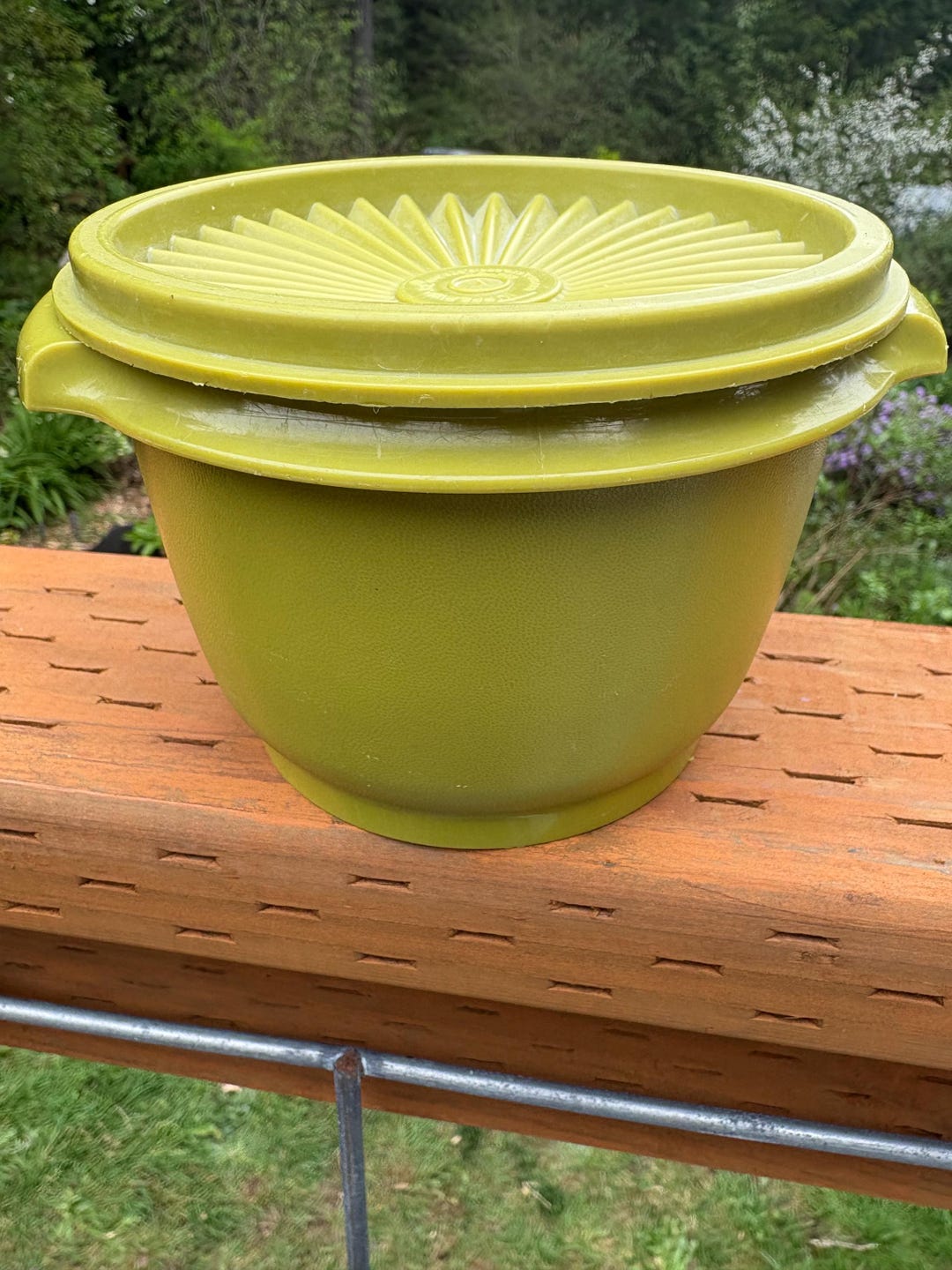 Avocado Green Vintage Tupperware Container With Lid 886-7 Free Shipping ...