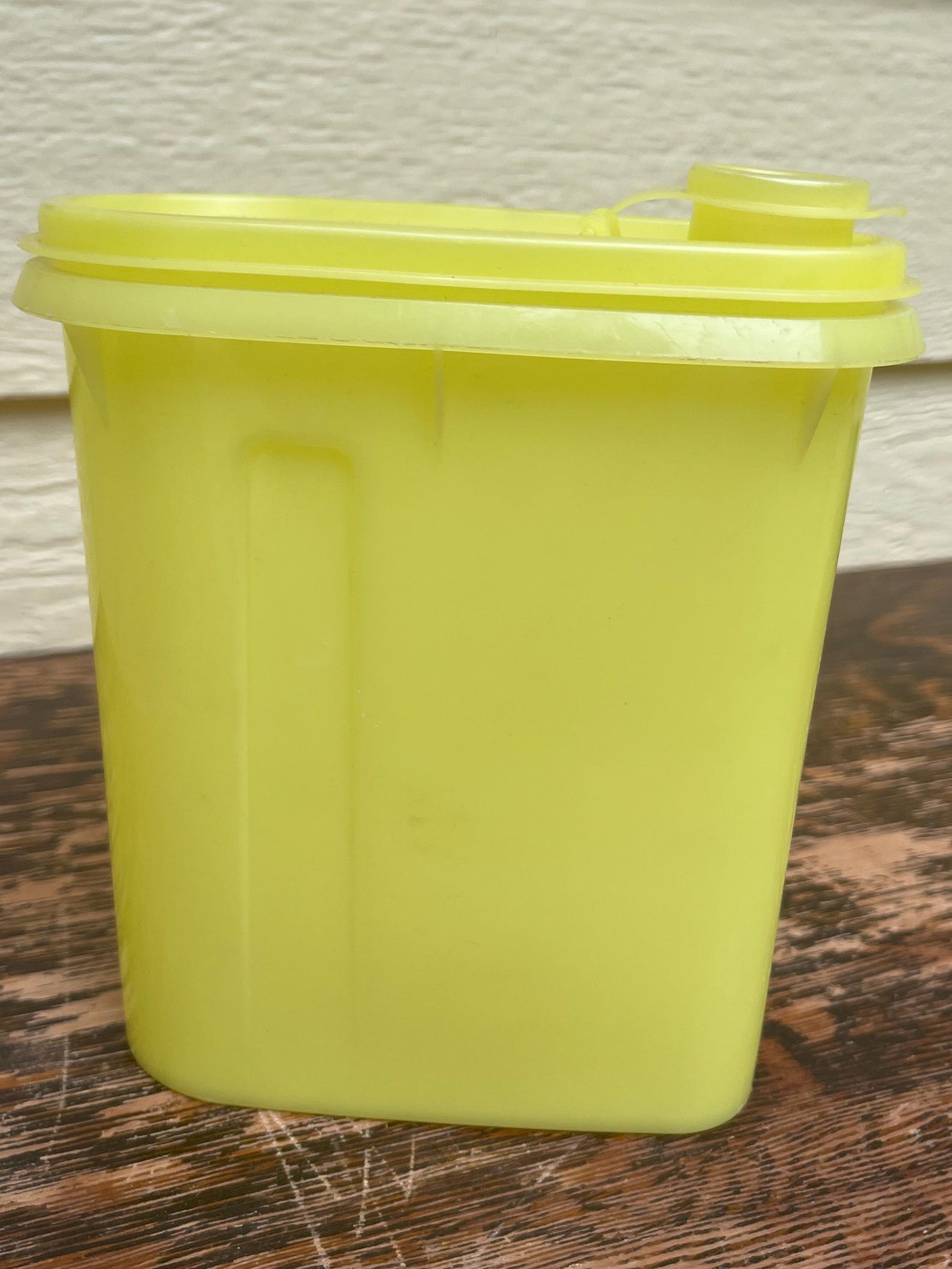 Vintage Tupperware Pitchers Lot of Two Medium and Large - Etsy