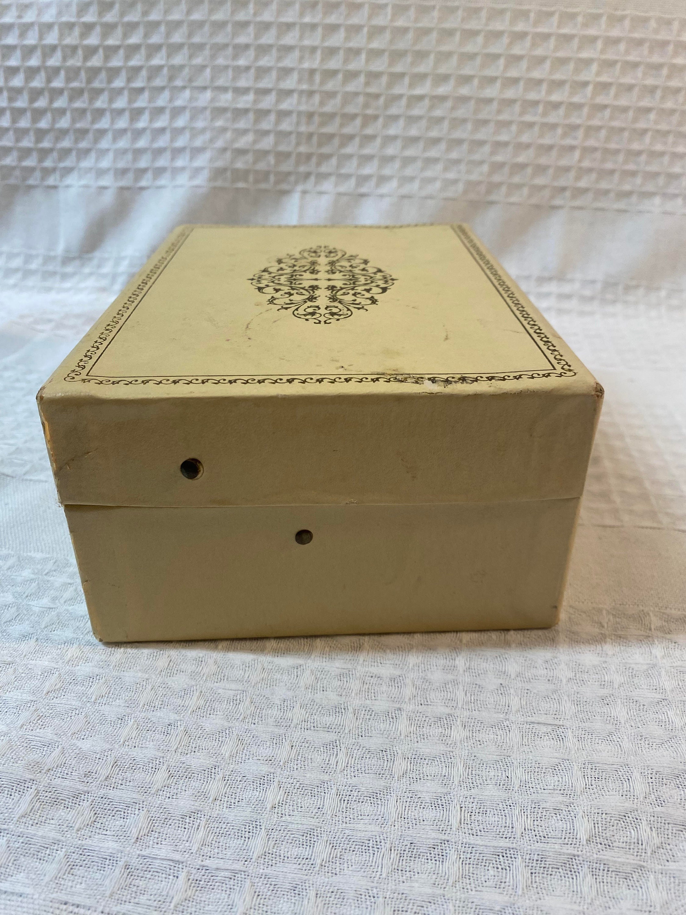 Sweet Little Vintage Jewelry Box Cream With Blue Silk Inside - Etsy