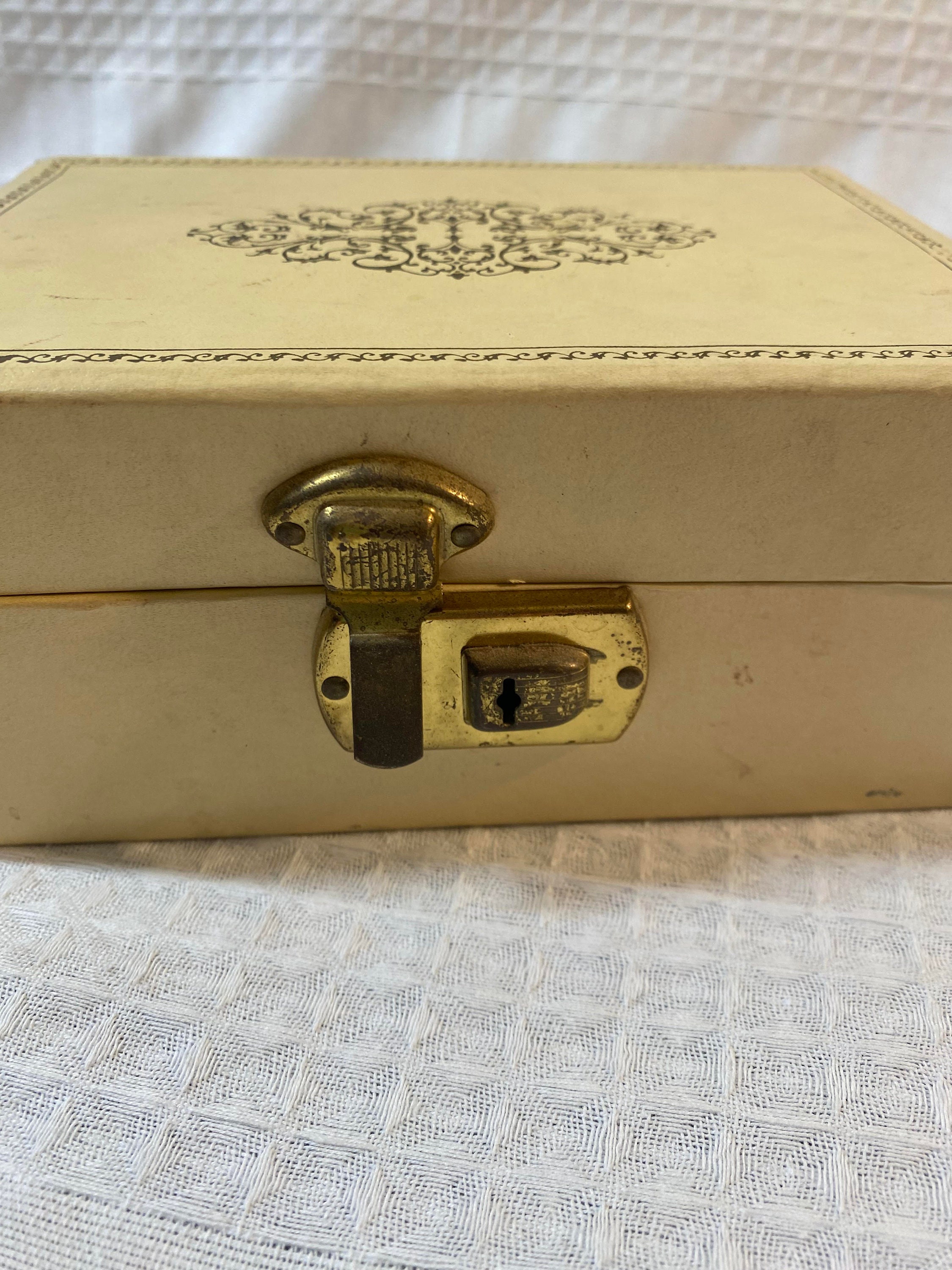 Sweet Little Vintage Jewelry Box Cream With Blue Silk Inside - Etsy