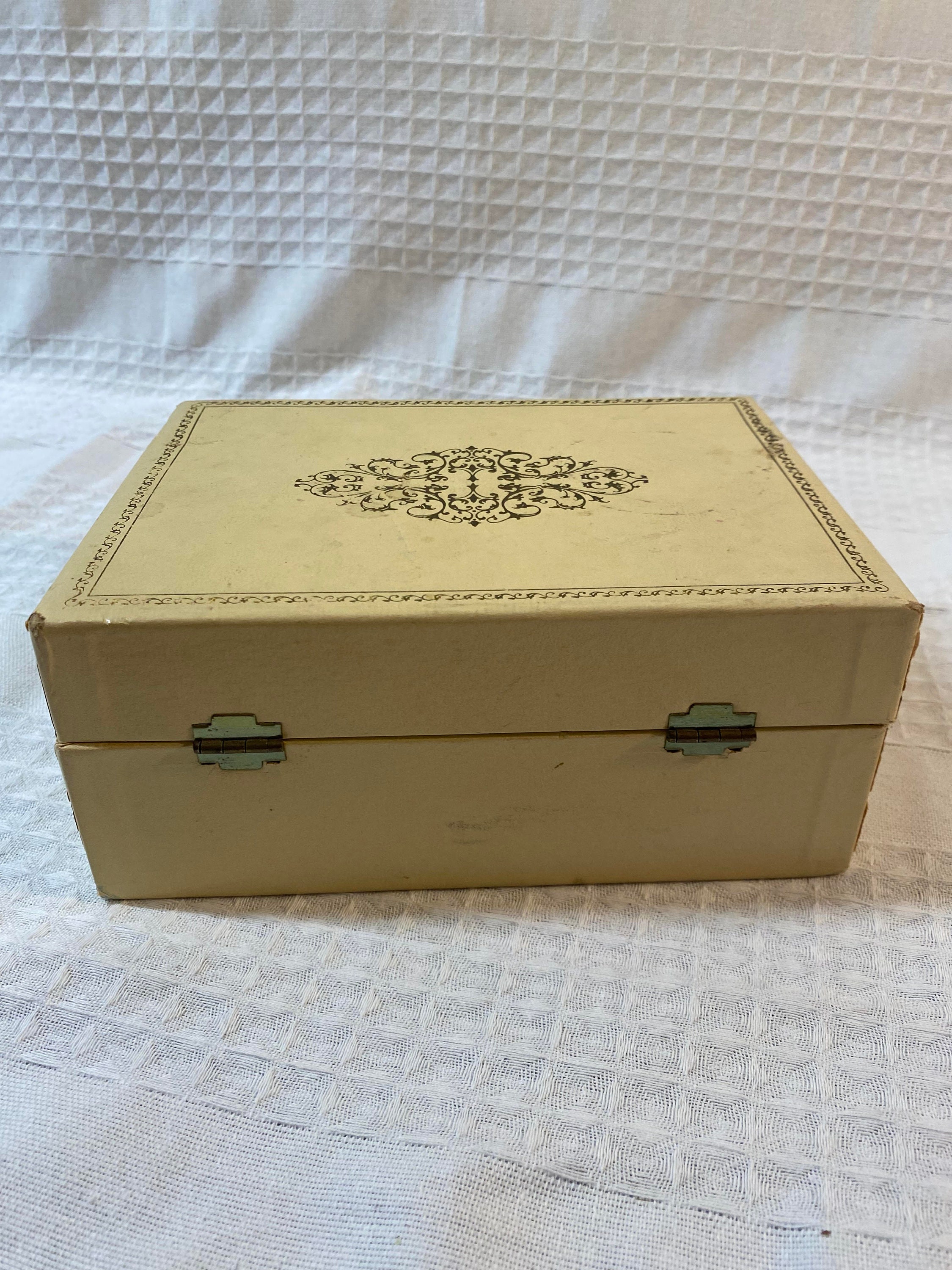 Sweet Little Vintage Jewelry Box Cream With Blue Silk Inside - Etsy