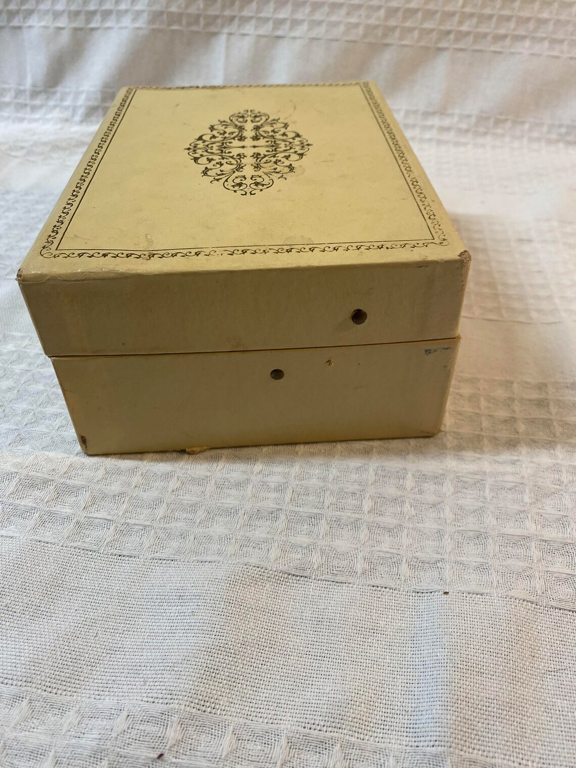 Sweet Little Vintage Jewelry Box Cream With Blue Silk Inside - Etsy