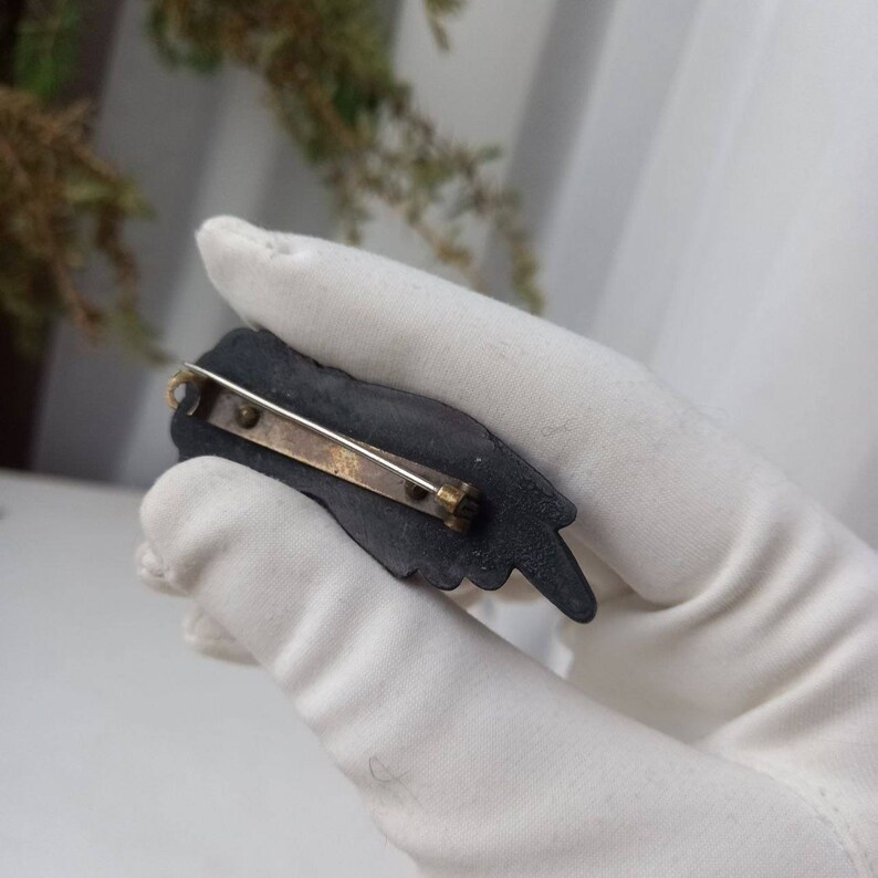 Antique Mourning Brooch, Victorian Bog Oak Hand Mourning Brooch Pin ...